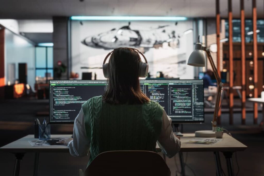 The Benefits of Earning a Degree in Mobile App Development