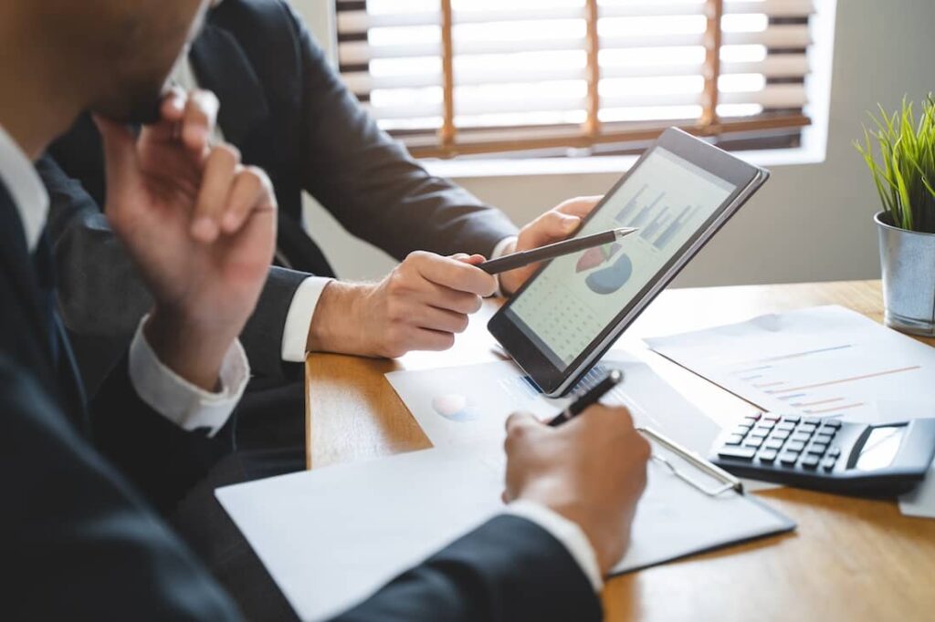 How an MBA in Finance Opens Doors to Leadership Roles