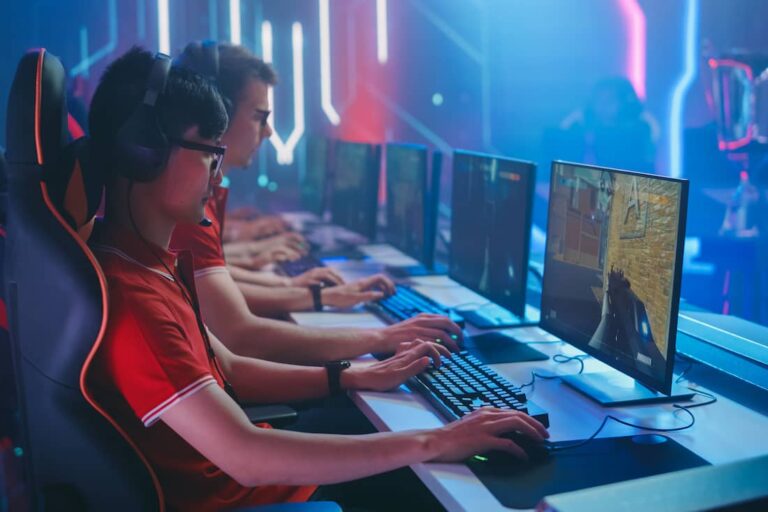 The Rise of Esports: Exploring the Competitive Gaming Phenomenon